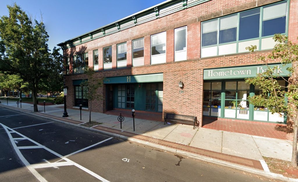 Kent Office - Hometown Bank